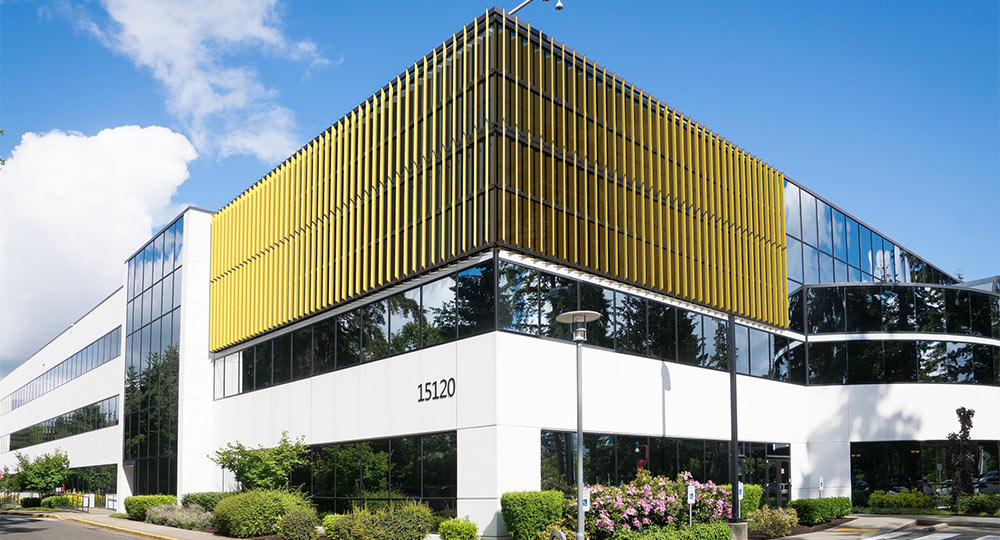 Equilibrio de la luz: Sistemas de lamas translúcidas | Arquitectura